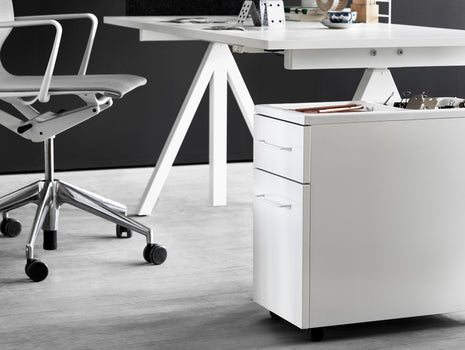 Height Adjustable Work Desk by String · Really Well Made